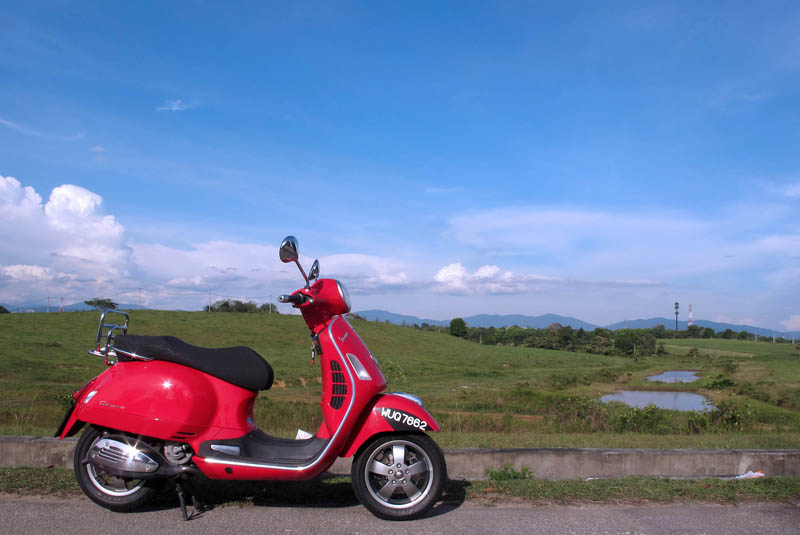 Modern Vespa : Life Thru Lens: This is My Vespa